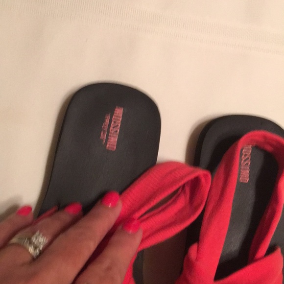 Mossimo Supply Co. | Shoes | Yoga Flip Flops | Poshmark